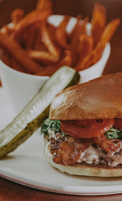 Dining at Jordan House in Jordan ON