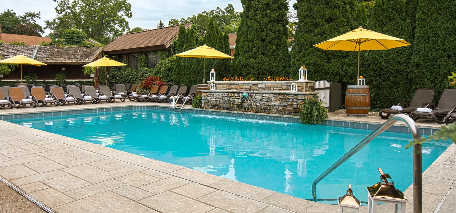 Overview of Pillar and Post Hotel in Niagara on the Lake