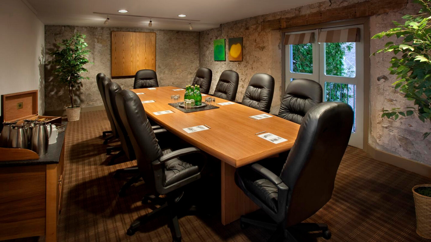 Easy Corporate Retreats Near Toronto | Vintage Hotels