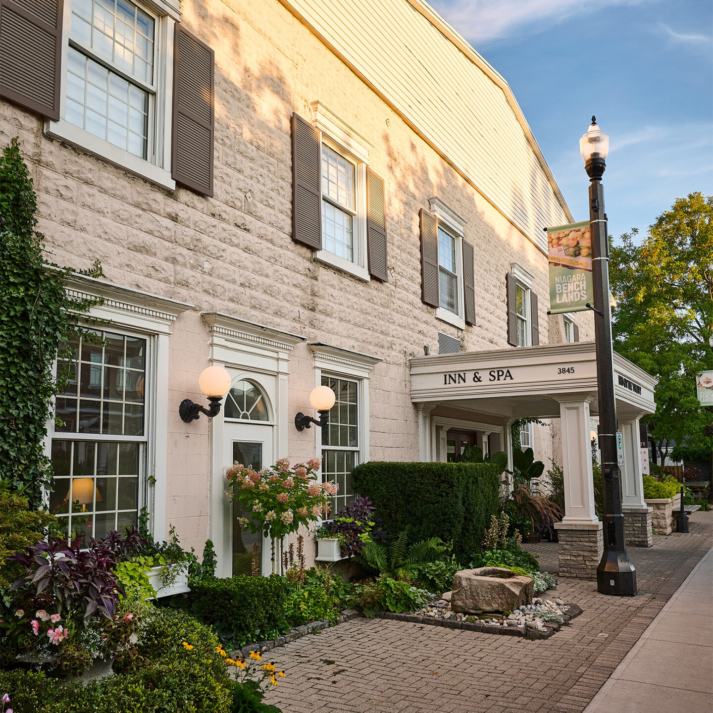 Moffat Inn in Niagara-on-the-Lake | Classic Country Charm