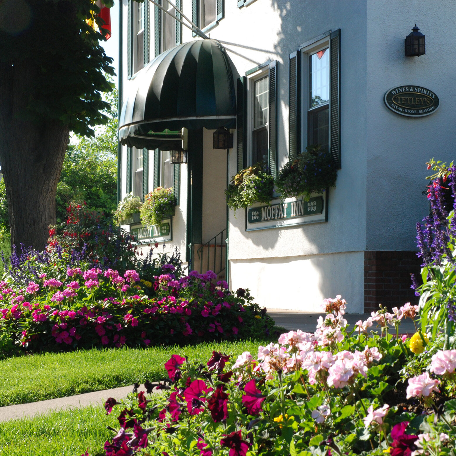 Moffat Inn in Niagara-on-the-Lake | Classic Country Charm